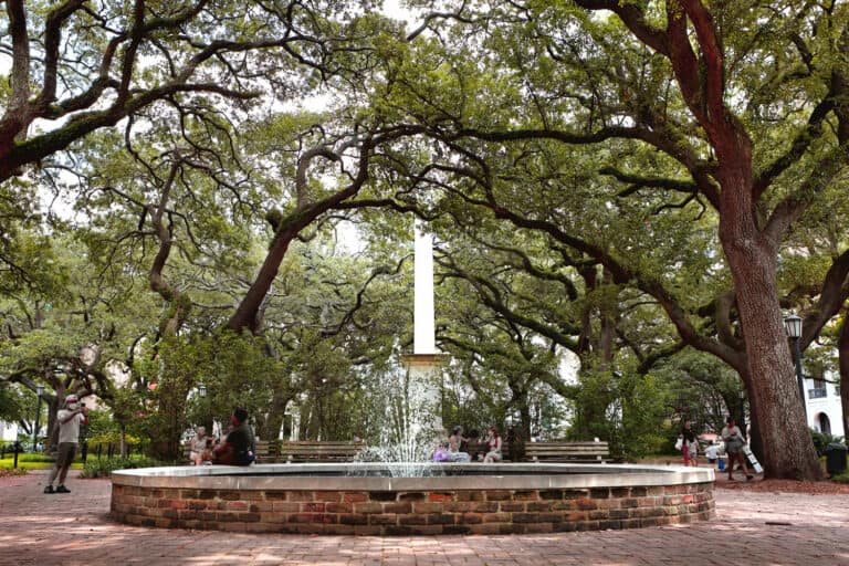 Savannah Walking Tour • Vacation Script